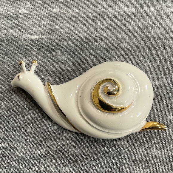 No Brand | Jewelry | Vintage Gold And White Snail Pin | Poshmark